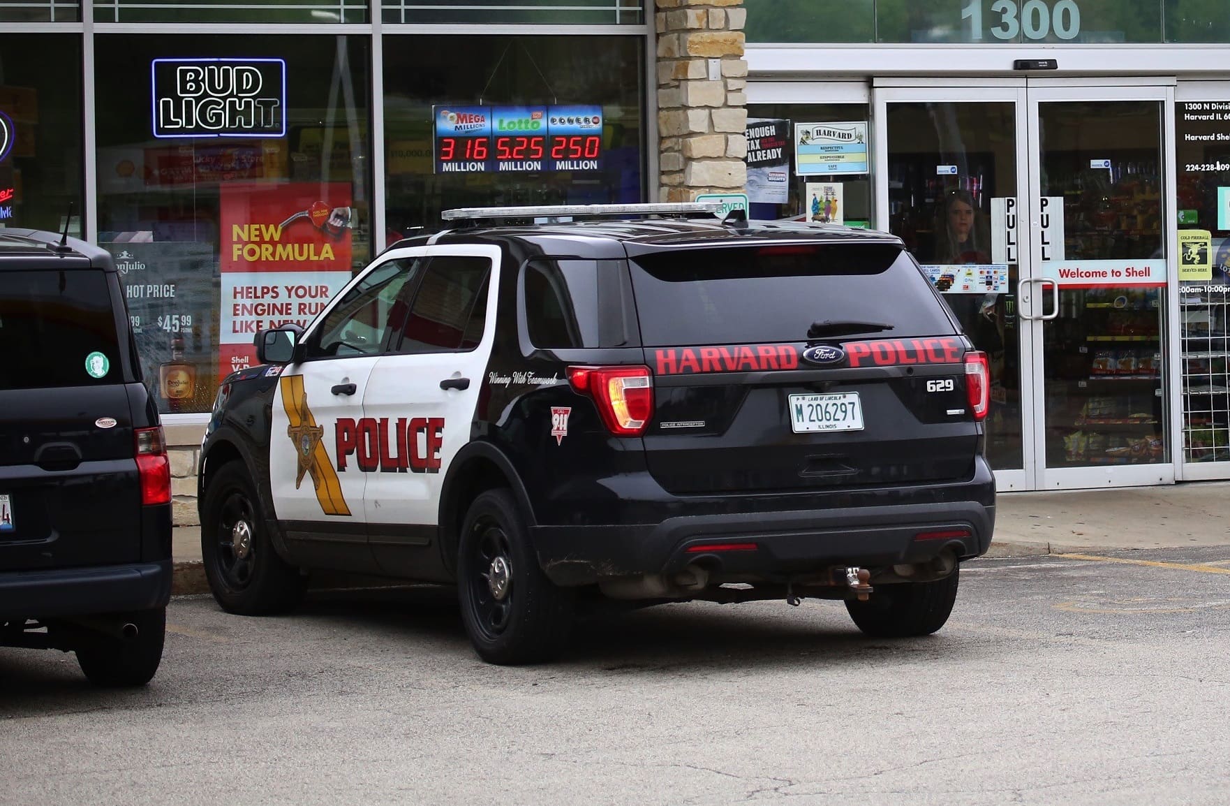 1 suspect arrested by SWAT team after teenager wounded in shootout at ...