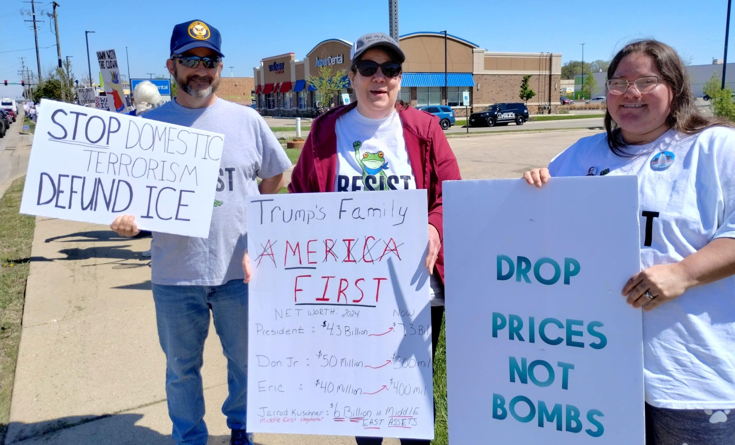 Anti-Ice protest 'Communities not Cages' draws more than 100 protesters ...